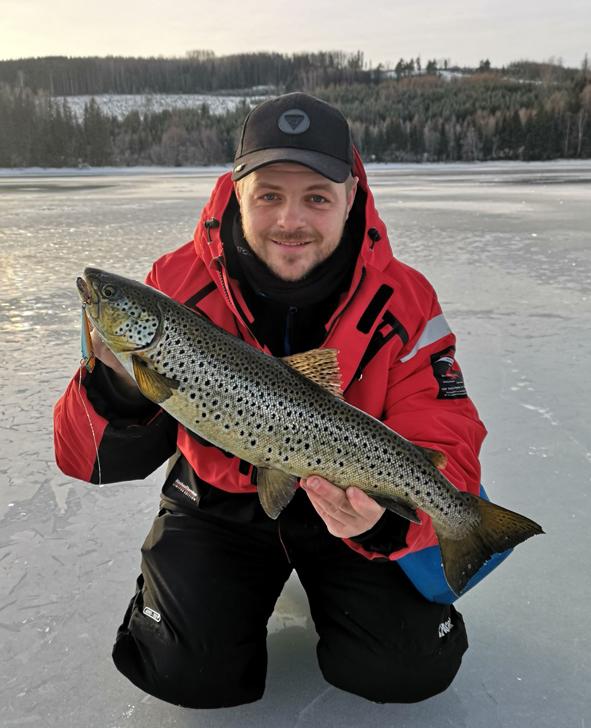 zuvis | Dainavos žodis