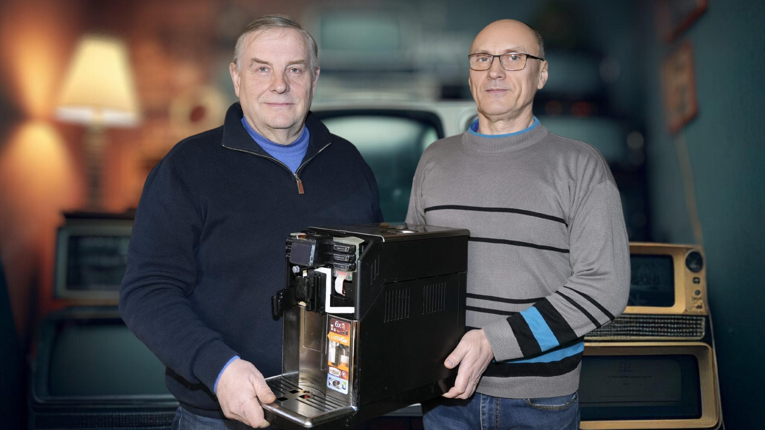 Buitinės technikos remonto meistrai Rimgaudas ir Drąsutis taiso viską ...